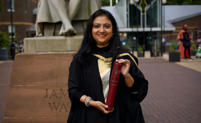 Quantity surveyor graduating from Heriot-Watt urges other women to ...