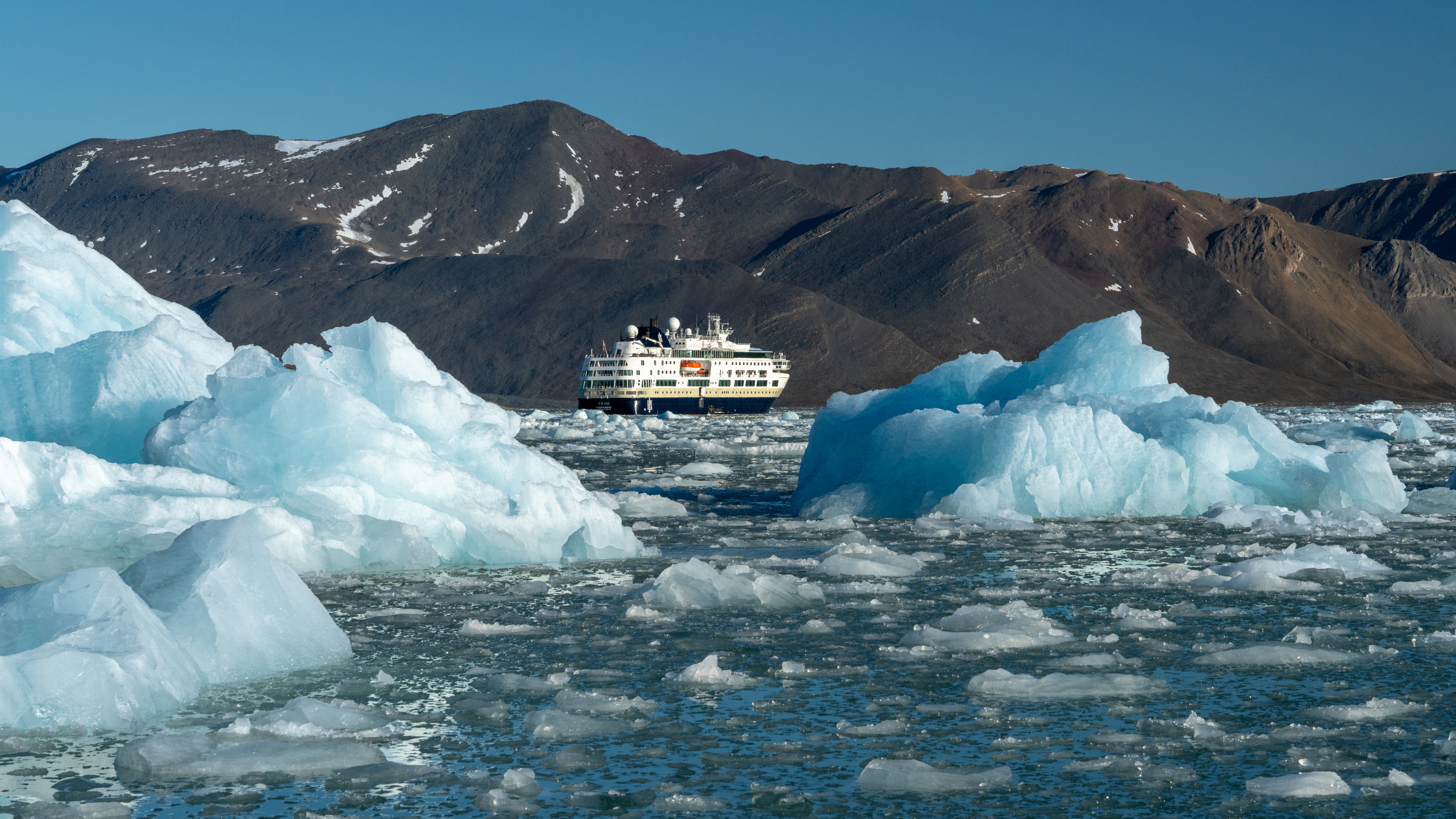 Smart whale detection trial under way aboard Arctic expedition ship ...